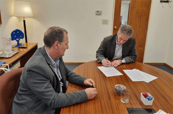 Universidad Austral y la Cámara Pyme de Pilar firmaron un convenio ...